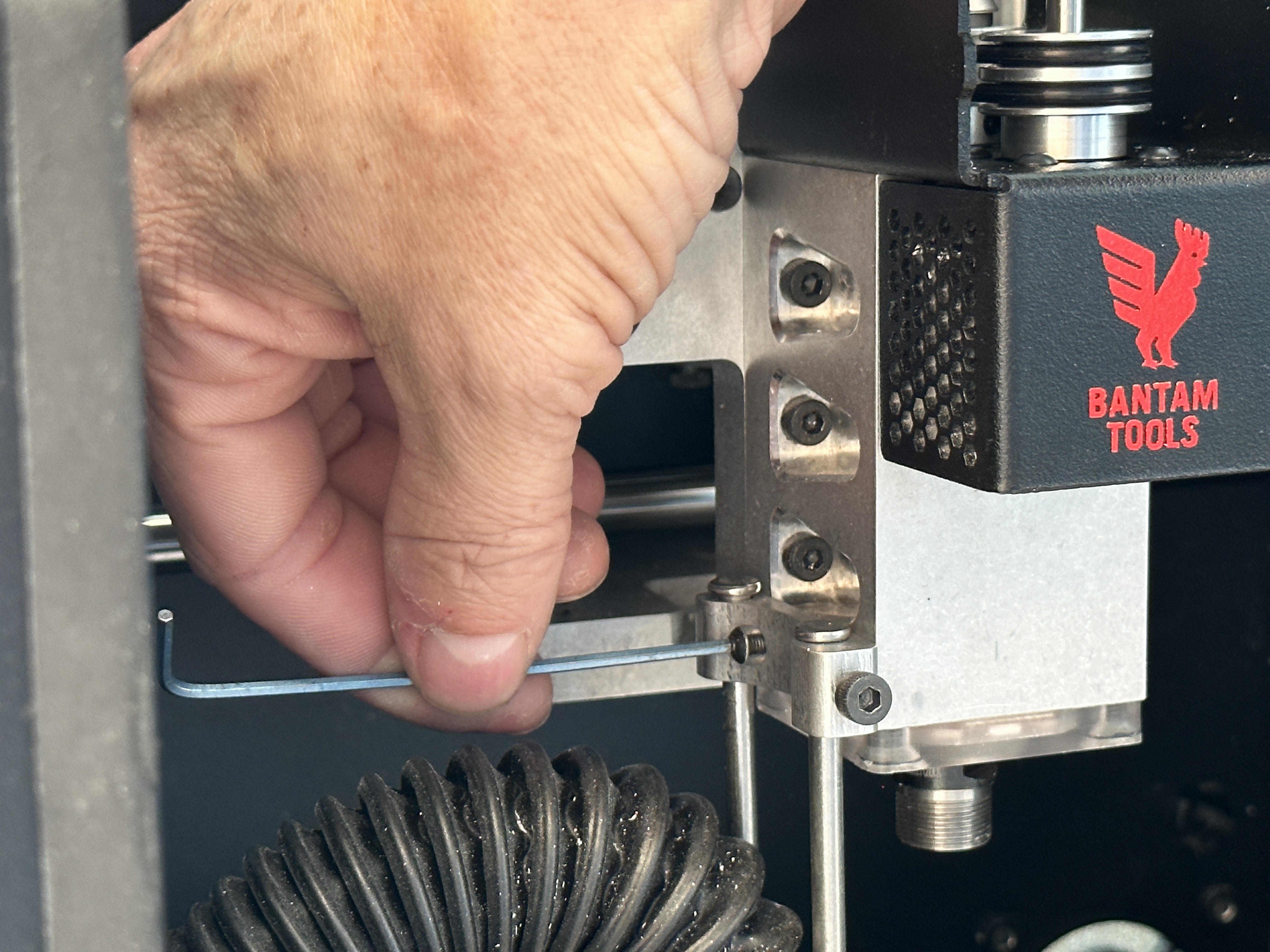 Installing and Using the Bantam Tools Explorer CNC Vacuum Accessory – Bantam Tools